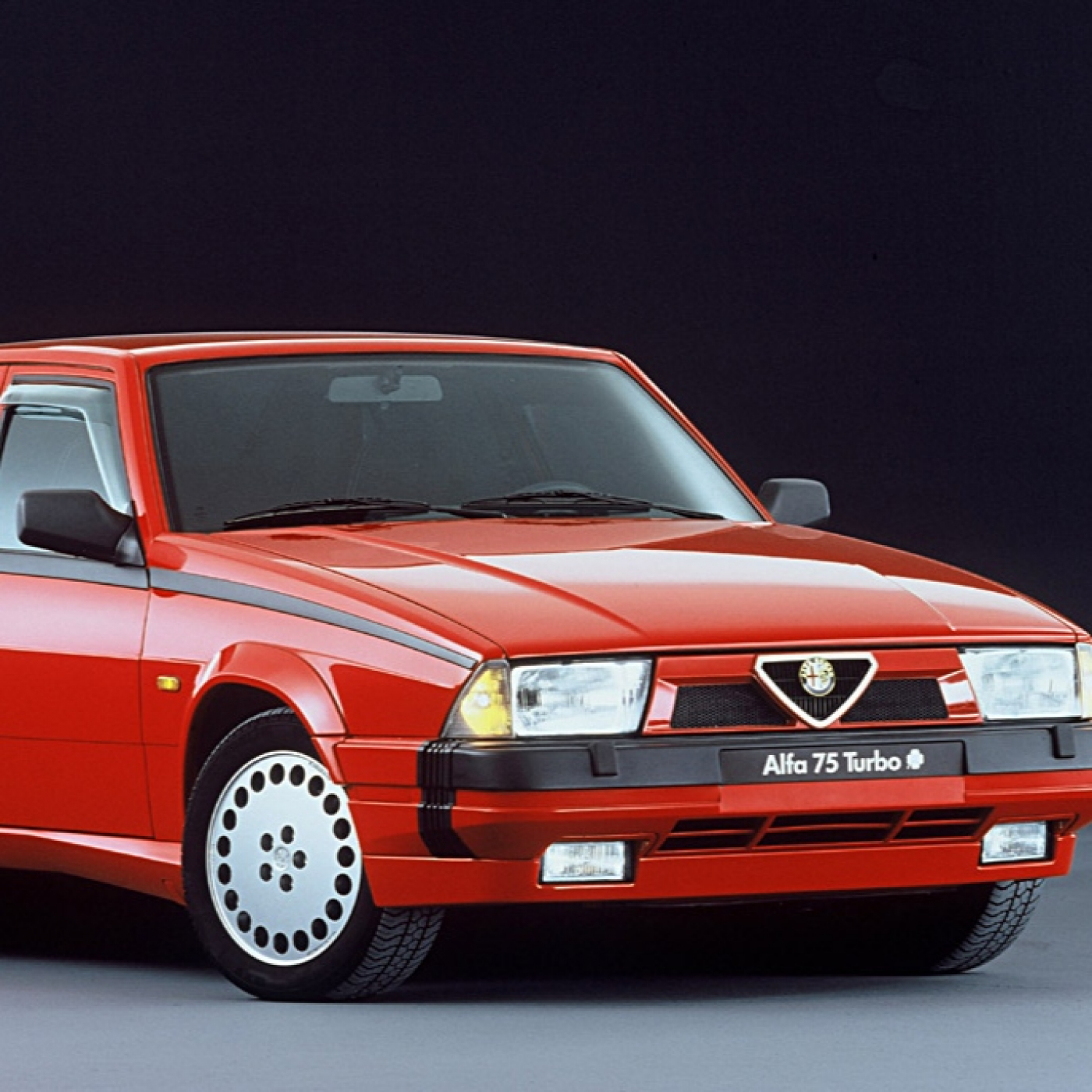 Alfa Romeo 75: Te contamos la historia de este coche incomprendido – El ...